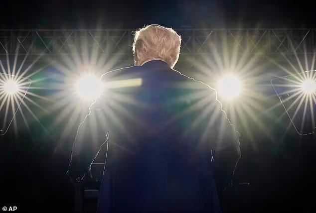Trump brings out surprise VIP comedian Theo Von in Qatar who shocks ...