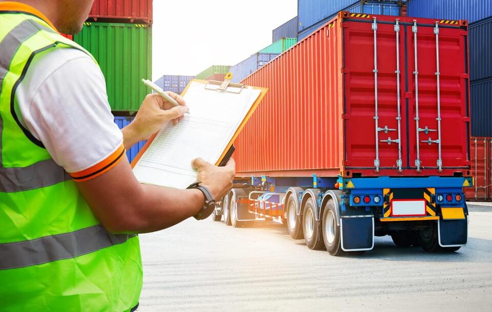 Heavy debt load, flat container shipments lead Moody’s to cut TRAC ...