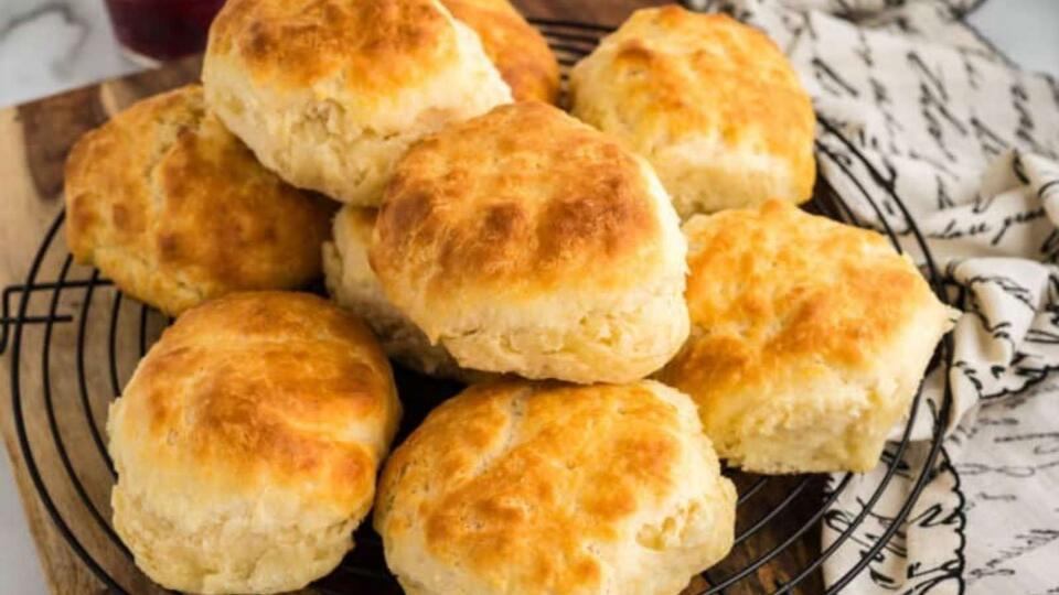 15 Biscuit Recipes That Bake Up Buttery and Golden - NewsBreak