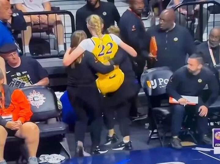 Cameron Brink injury confirmed as torn ACL during Los Angeles Sparks loss to Connecticut Sun