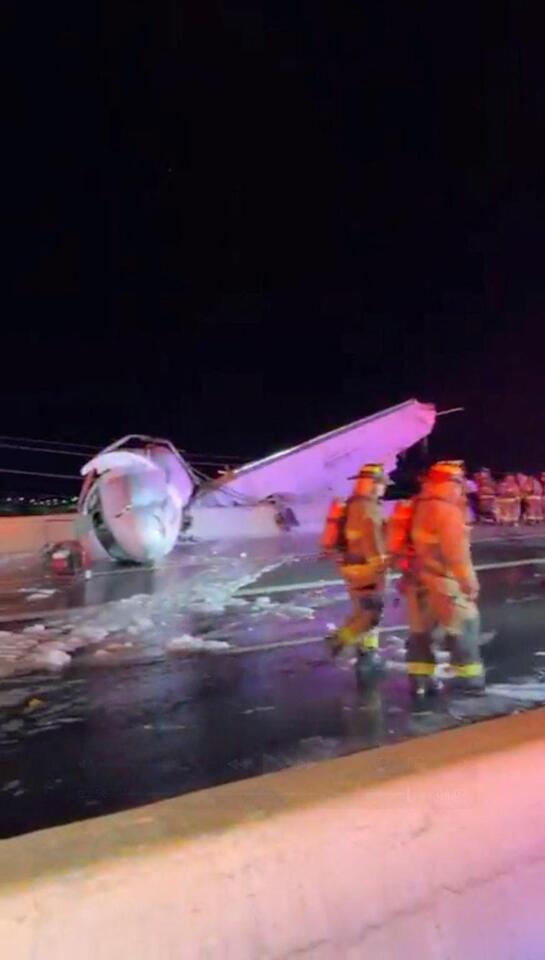 Plane crashes onto Texas highway - NewsBreak