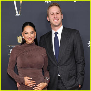 Jared Goff's Wife Christen Harper Is Pregnant, Debuts Baby Bump on NFL ...