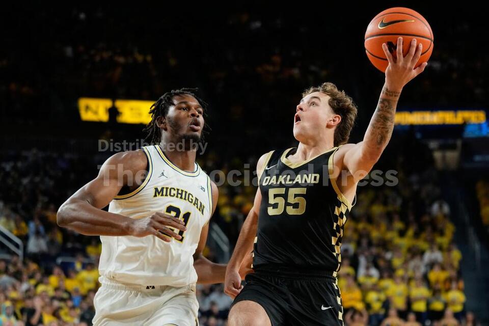 No. 7 Michigan scores school-record 69 points in 1st half, finishes ...