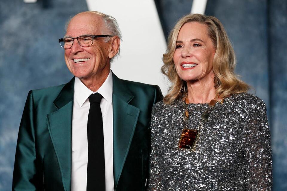 Jimmy Buffett's widow says co-trustee set up new trust to move assets ...