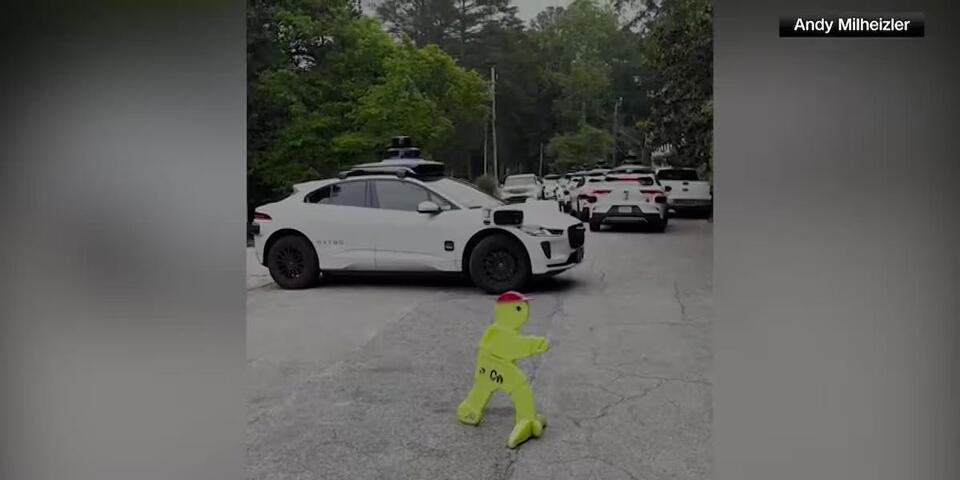 ⚠️ Buckhead residents report driverless Waymo cars circling streets ...