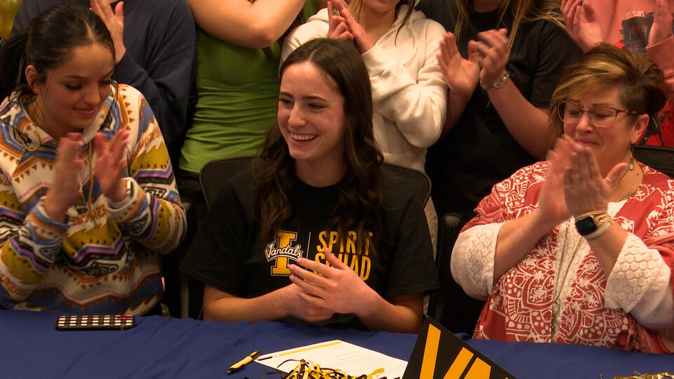Skyline’s Delaney Mecham signs letter of intent to cheer at Idaho ...