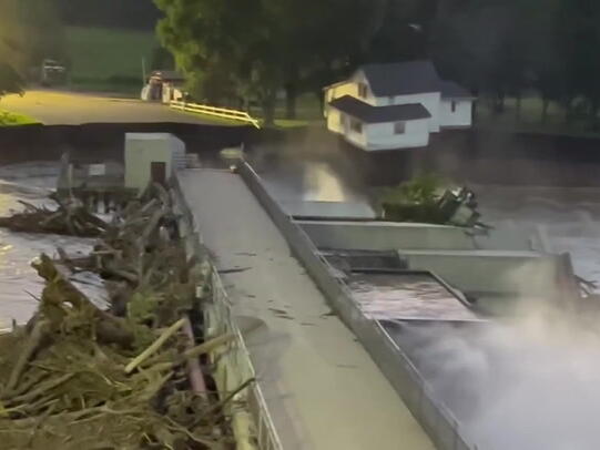 Picturesque home teetering over 114-year-old Minnesota dam partially ...