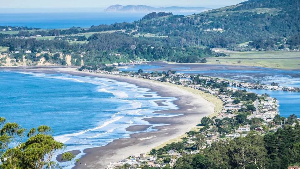West Coast shoreline faces dangerous surf and rip currents amid ...