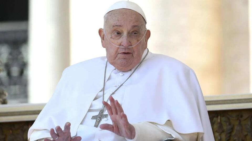 "The strength and grace of Pope Francis is unmatched": Internet ...