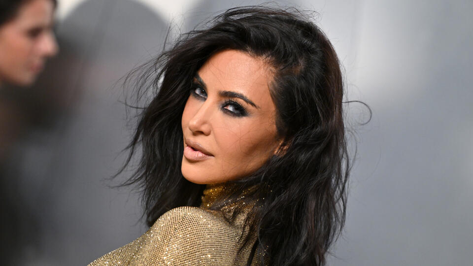 Kim Kardashian Shares Post Saying She Wore $80 Heels at Oscars After ...