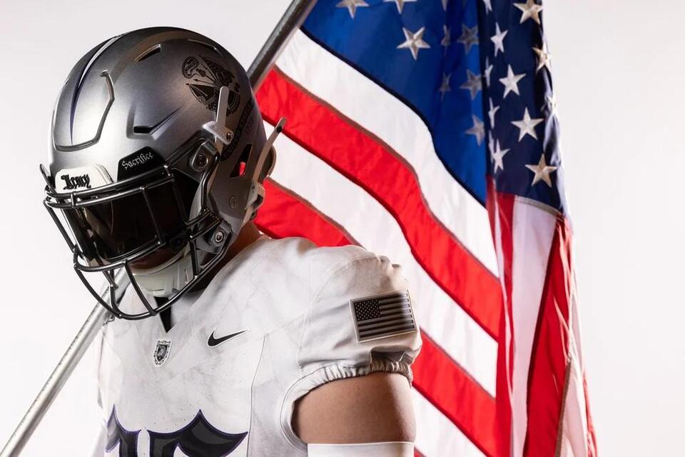 Army uniform honors 250th birthday for this year’s Army-Navy clash ...
