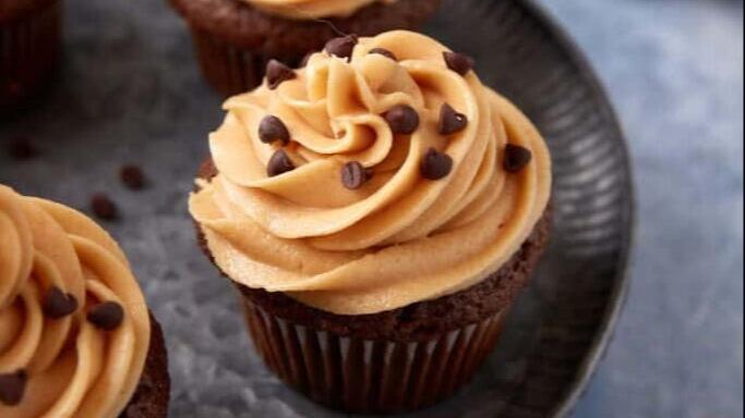 These Chocolate Mayonnaise Cupcakes with Peanut Butter Frosting Are a ...