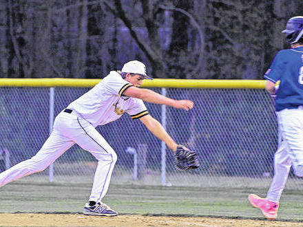 Hobbton takes pair of wins