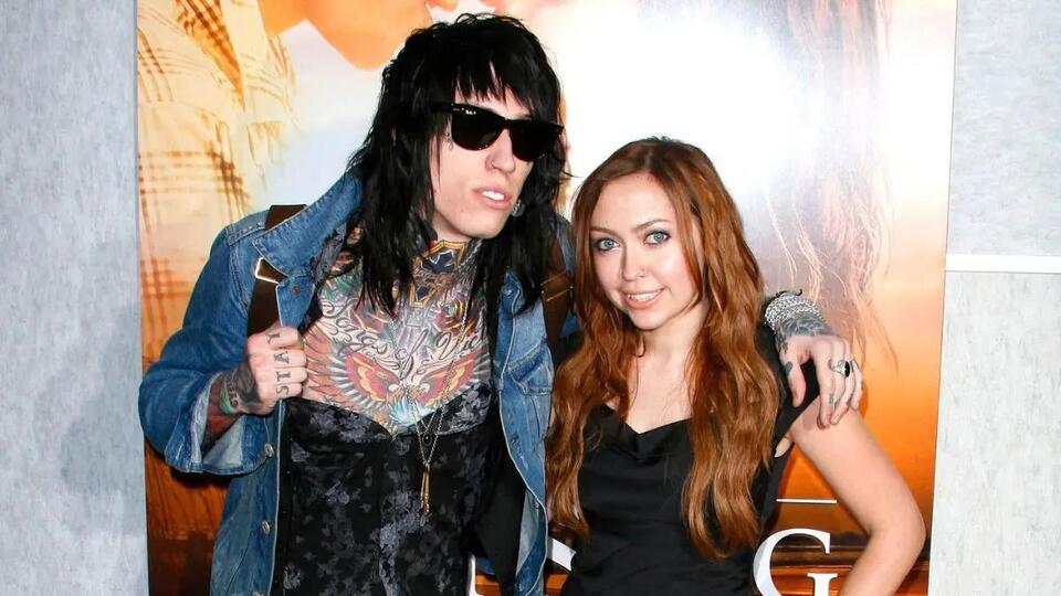 Trace Cyrus Blasts Sister Brandi in Explicit Rant Over 'Mold-Infested ...