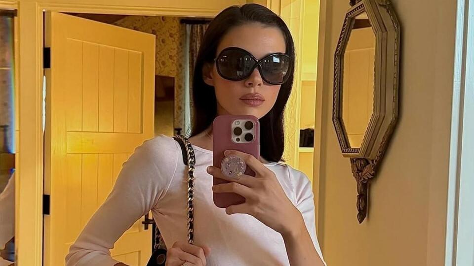 Brooklyn Beckham’s Wife Models Backless Dress Amid Family Feud - NewsBreak