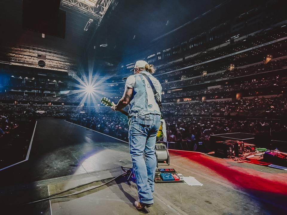 KOE WETZEL’S 9 LIVES DEBUTS AT NO. 5ON TOP COUNTRY ALBUMS CHART,NO. 15 ...