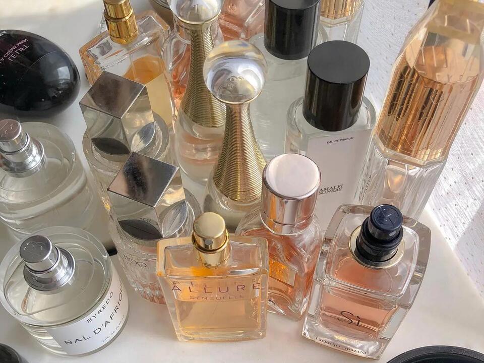 '90s Perfumes Were Iconic—12 Fragrances You Can (and Should) Still Wear ...