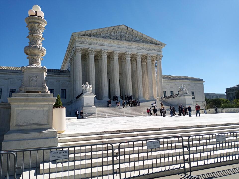 Trump Opts Not to Attend Supreme Court Argument of Tariff Case - NewsBreak