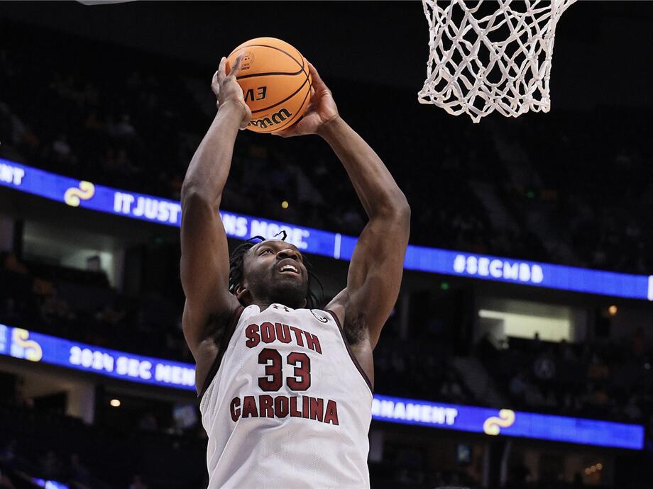 South Carolina center Josh Gray enters NCAA Transfer Portal