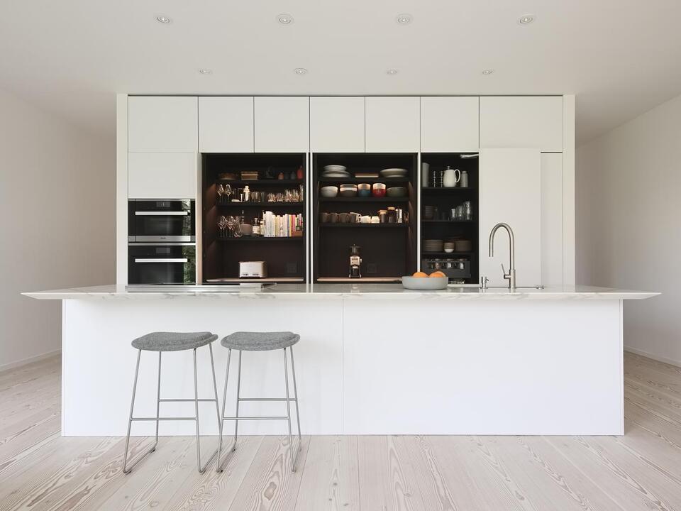 8 Cabinet Ideas for Small Kitchens That Make the Most of Every Inch — And Make Spaces Easier to Use