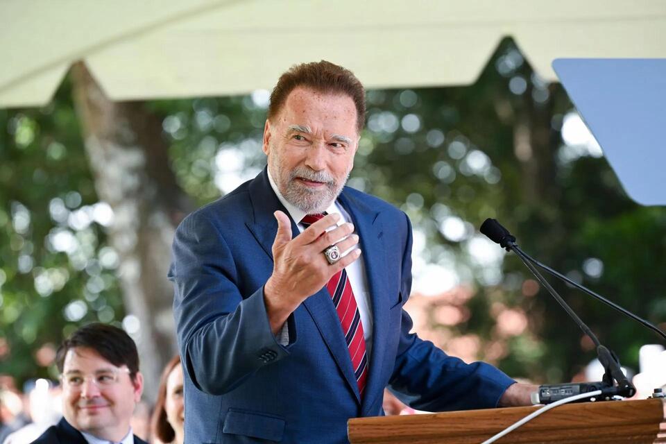 A close call: 7 actors who almost played Superman - NewsBreak