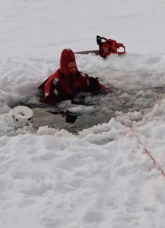 Two vehicles break through Shell Lake ice - NewsBreak