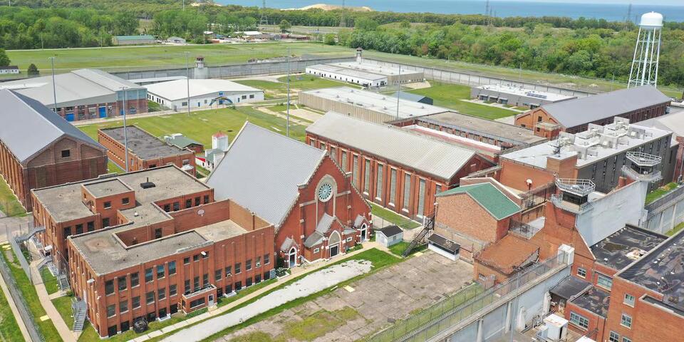 Indiana State Prison removing outlets from cells after second inmate ...