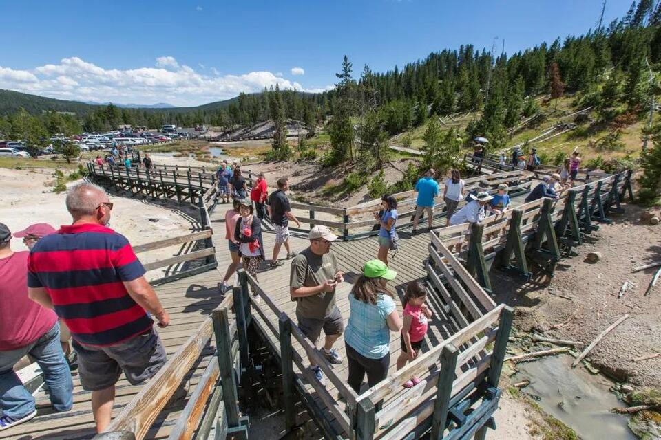 Record-Breaking crowds flock to National Parks in 2024 - NewsBreak