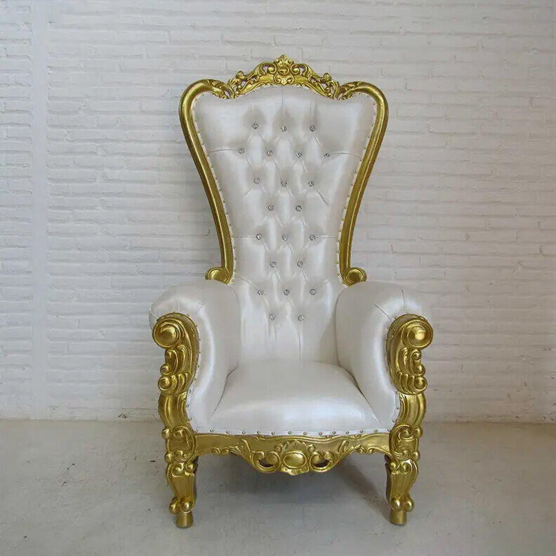 Fit for a king ... and a queen - NewsBreak