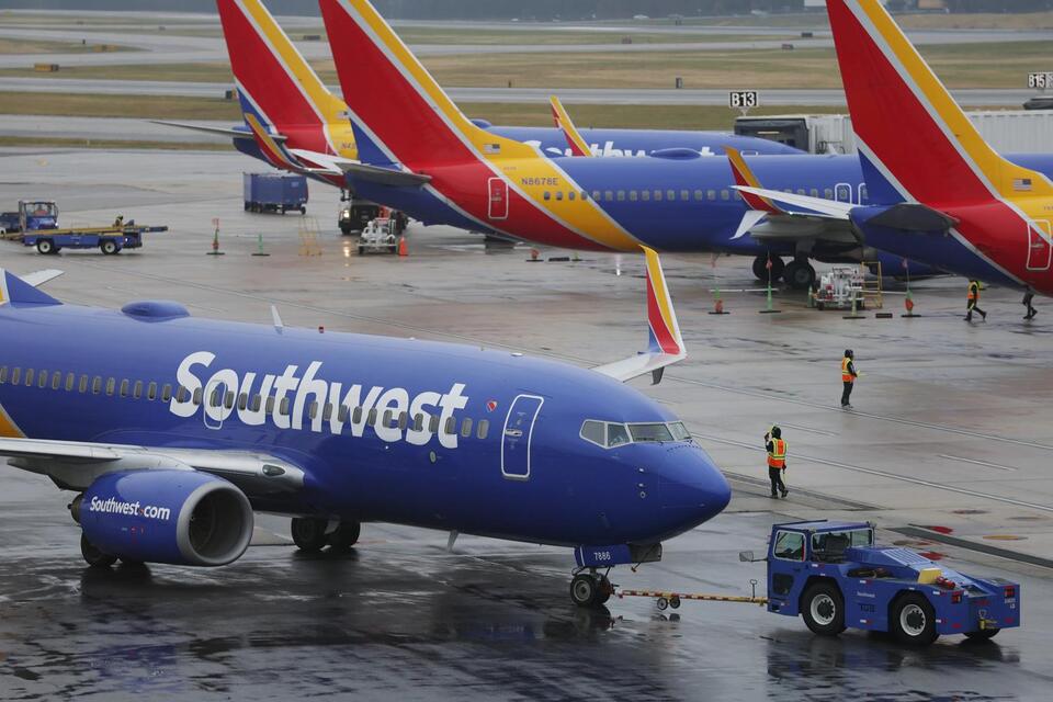 Southwest pilot’s pay slip shows insane earnings after less than 3 ...
