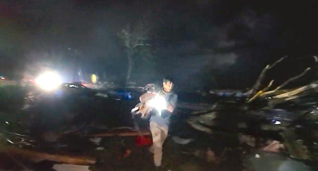 'Looks like a bomb went off': 14 dead after tornado outbreak tears ...
