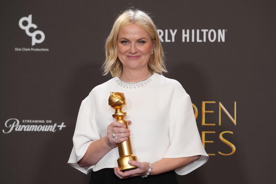 Mass. actress wins inaugural ‘Best Podcast’ award at 2026 Golden Globes ...