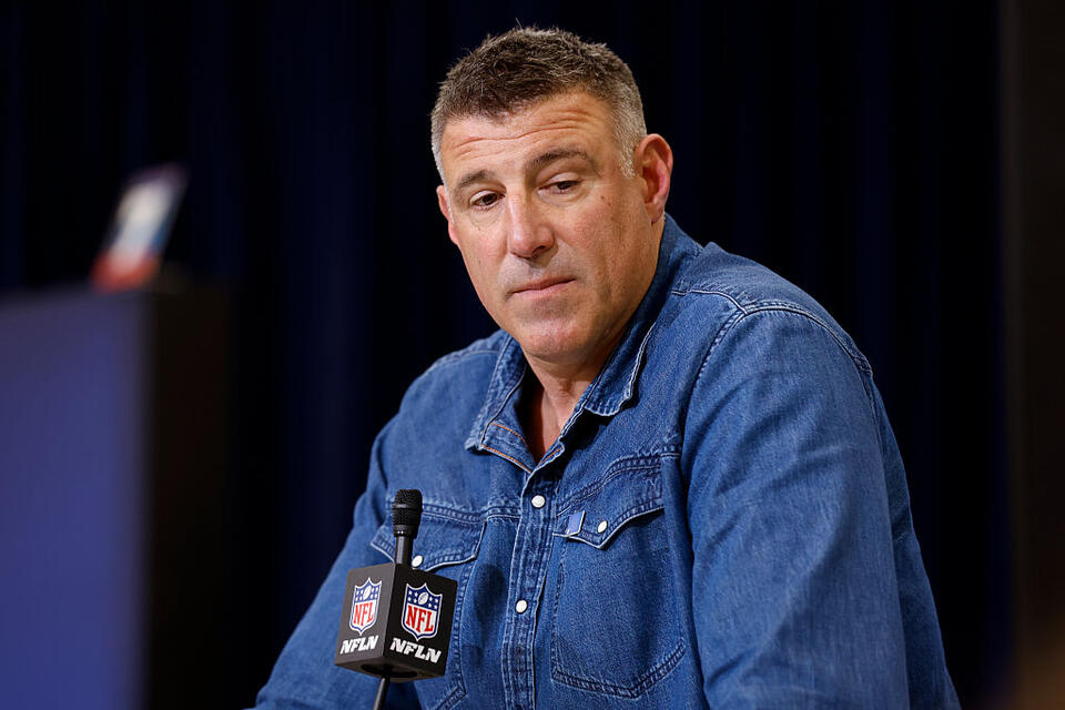 Patriots Coach Addresses Controversy as NFL Reporter Steps Down - NewsBreak