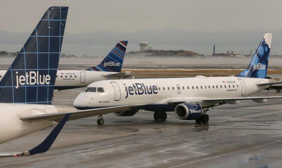 Newton man indicted in connection with groping girl on JetBlue flight ...