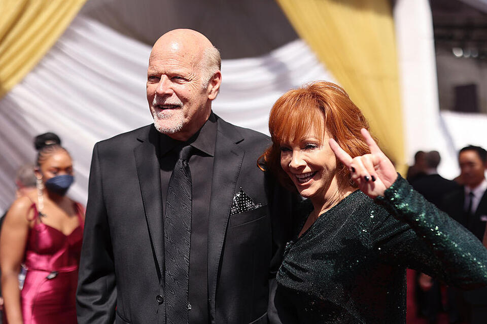 Reba McEntire Reveals What’s Keeping Her and Rex Linn From Getting Married - NewsBreak