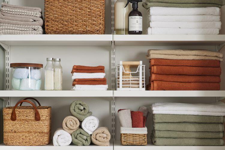 5 Things Pro Organizers Always Keep in Their Linen Closet (and You ...