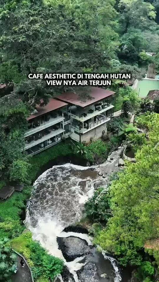 Save&Share‼️ Cafe Aesthetic di Tengah Hutan View nya Air Tenjun ...