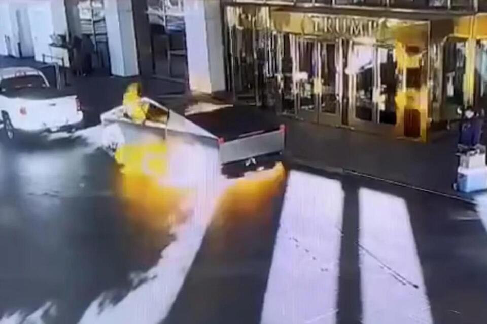 The man who died in a Tesla Cybertruck explosion was an active-duty US ...