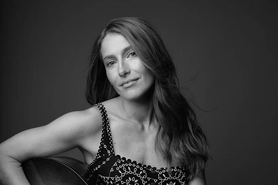 EXCLUSIVE: Caroline Jones Plots Deeply Personal New Album, 'Good Omen ...