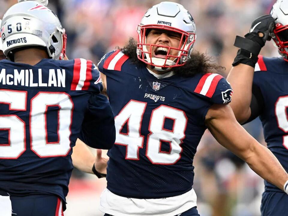 Patriots sign former Lions LB Jahlani Tavai to three-year deal after ...