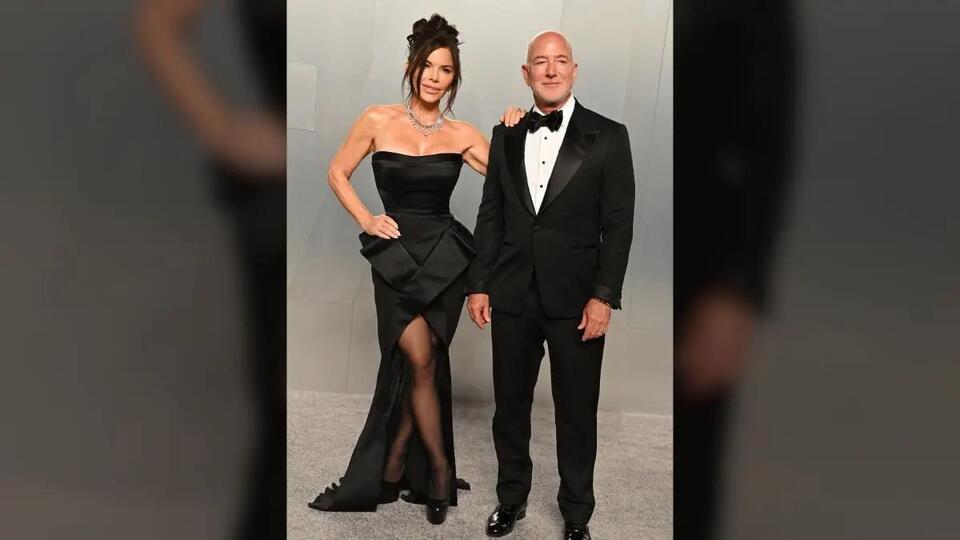 Jeff Bezos' Wife Lauren Sanchez Sparks 'Divorce Fears' After Giving Her ...