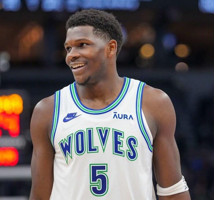 Anthony Edwards addresses $100,000 abortion texts with Instagram model ...