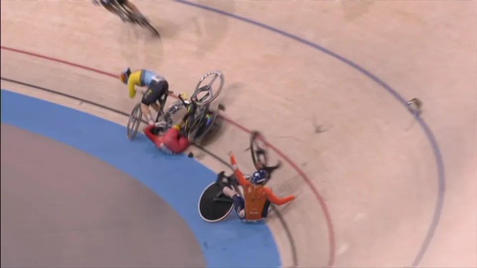 Terrifying moment cyclists collide at 40mph and slide down Olympics ...