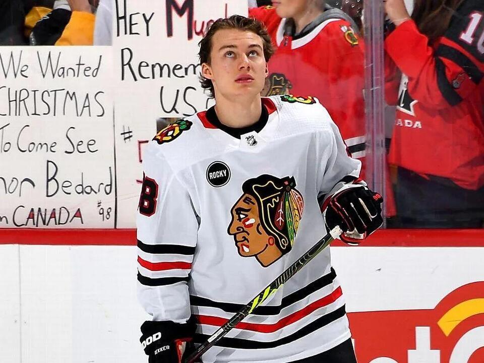 Connor Bedard receives bold text message after he hit the Michigan