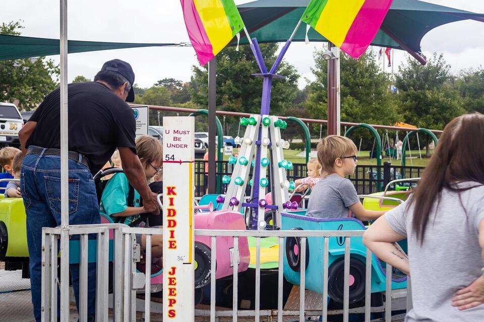 Louisville celebrates 35 years with fall festival - NewsBreak