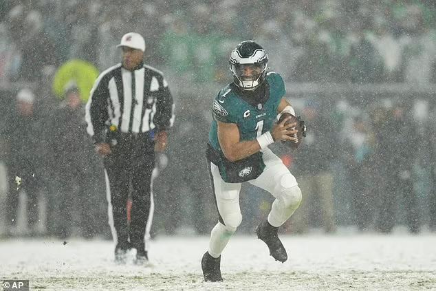 Fans baffled as Philadelphia Eagles sell the snow from their playoff ...