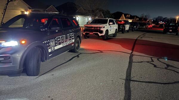 Glenpool Police call out SWAT to arrest man following car crash that ...