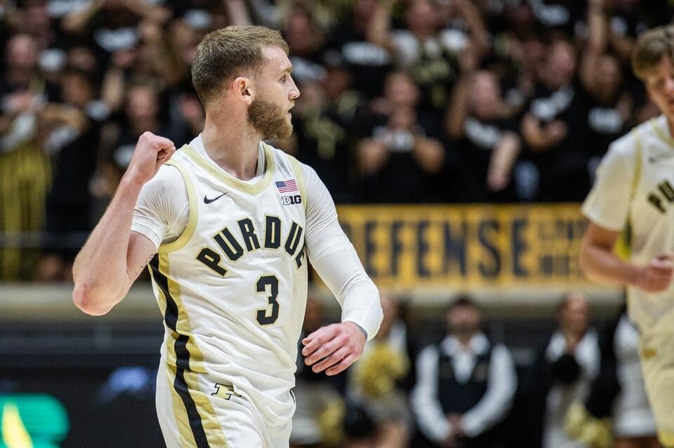 Braden Smith moves up assist list as No. 1 Purdue subdues Evansville ...