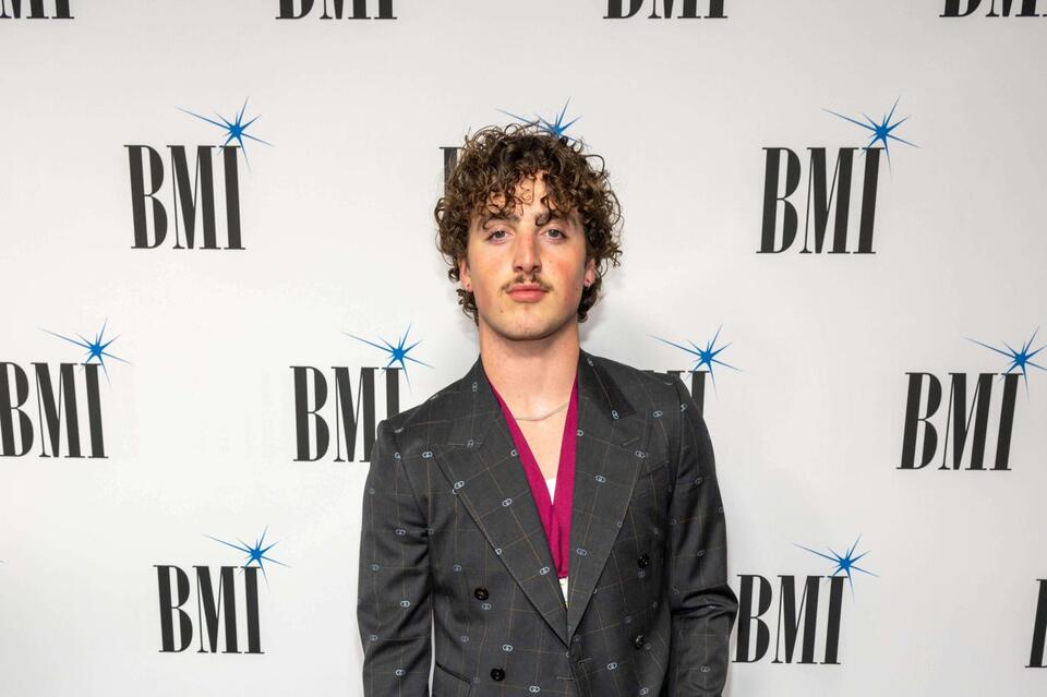 Who is Benson Boone, the American Idol teen turned TikTok megastar ...