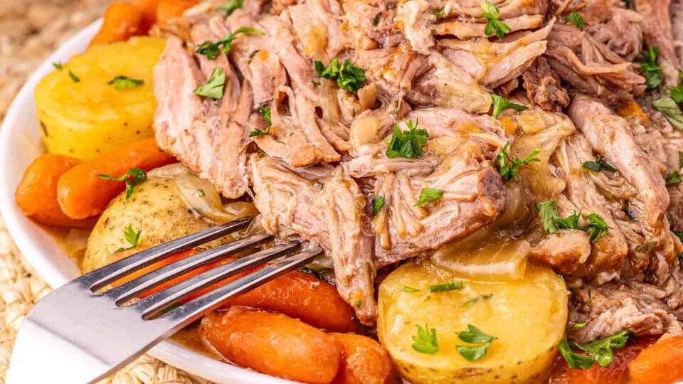21 Old-Fashioned Dinners That Lived on 1970s Kitchen Tables - NewsBreak